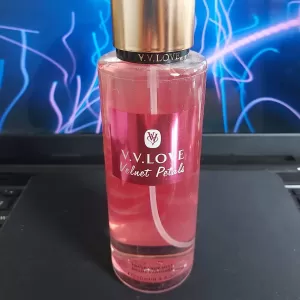 Buy V.V. Love Velvet Petals Fragrance Body Mist 250ml